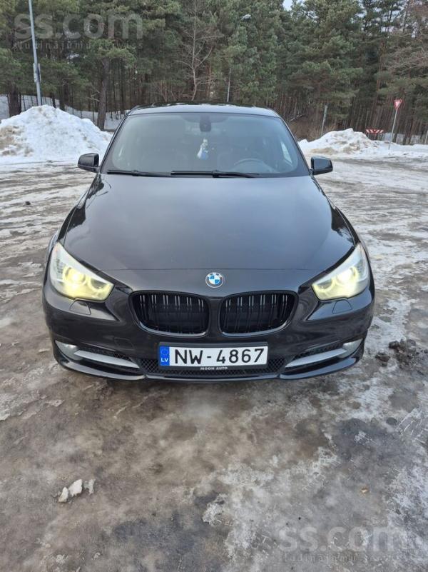 Black BMW 530 2010 in Ventspils, with an engine capacity of 3.00 L and mileage of 0 thousand km for 7200 €, photo 2 on AUTOMOTO.COM.LV