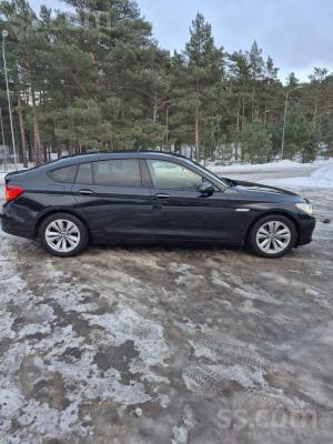 Black BMW 530 2010 in Ventspils, with an engine capacity of 3.00 L and mileage of 0 thousand km for 7200 €, photo 3 on AUTOMOTO.COM.LV