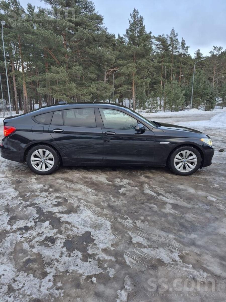 Black BMW 530 2010 in Ventspils, with an engine capacity of 3.00 L and mileage of 0 thousand km for 7200 €, photo 3 on AUTOMOTO.COM.LV