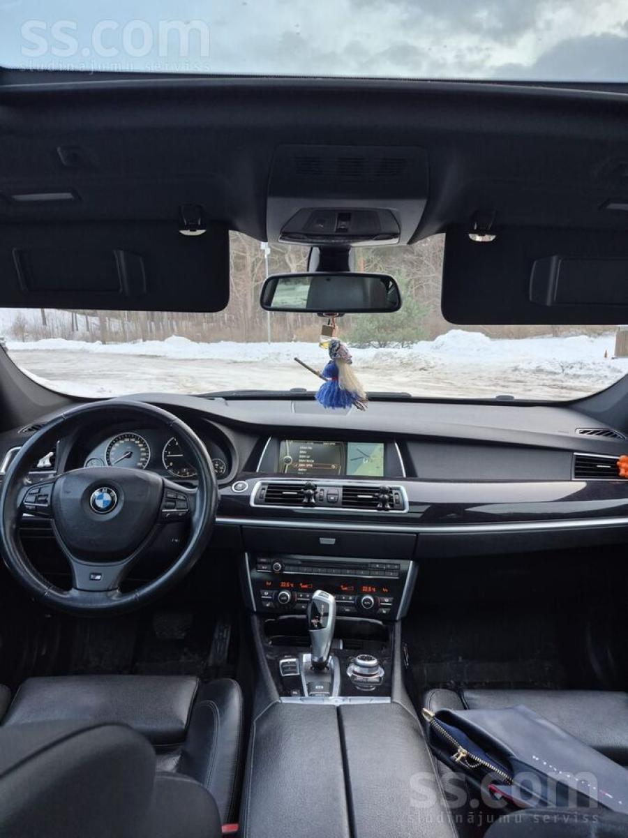 Black BMW 530 2010 in Ventspils, with an engine capacity of 3.00 L and mileage of 0 thousand km for 7200 €, photo 5 on AUTOMOTO.COM.LV