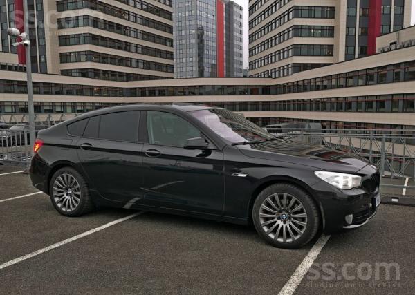 Black BMW 530 2010 in Riga, with an engine capacity of 3.00 L and mileage of 359 thousand km for 7790 €, photo 6 on AUTOMOTO.COM.LV