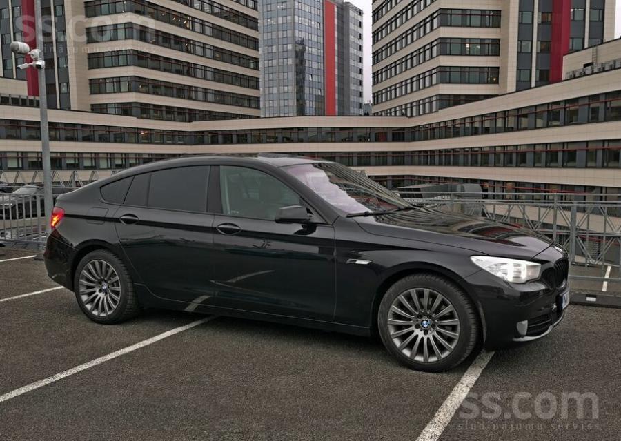 Black BMW 530 2010 in Riga, with an engine capacity of 3.00 L and mileage of 359 thousand km for 7790 €, photo 7 on AUTOMOTO.COM.LV