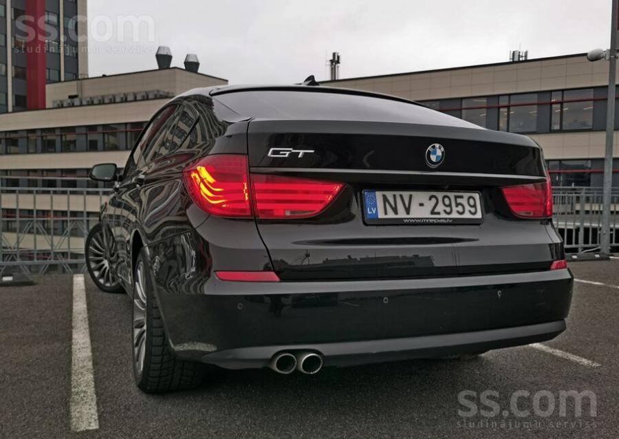 Black BMW 530 2010 in Riga, with an engine capacity of 3.00 L and mileage of 359 thousand km for 7790 €, photo 14 on AUTOMOTO.COM.LV