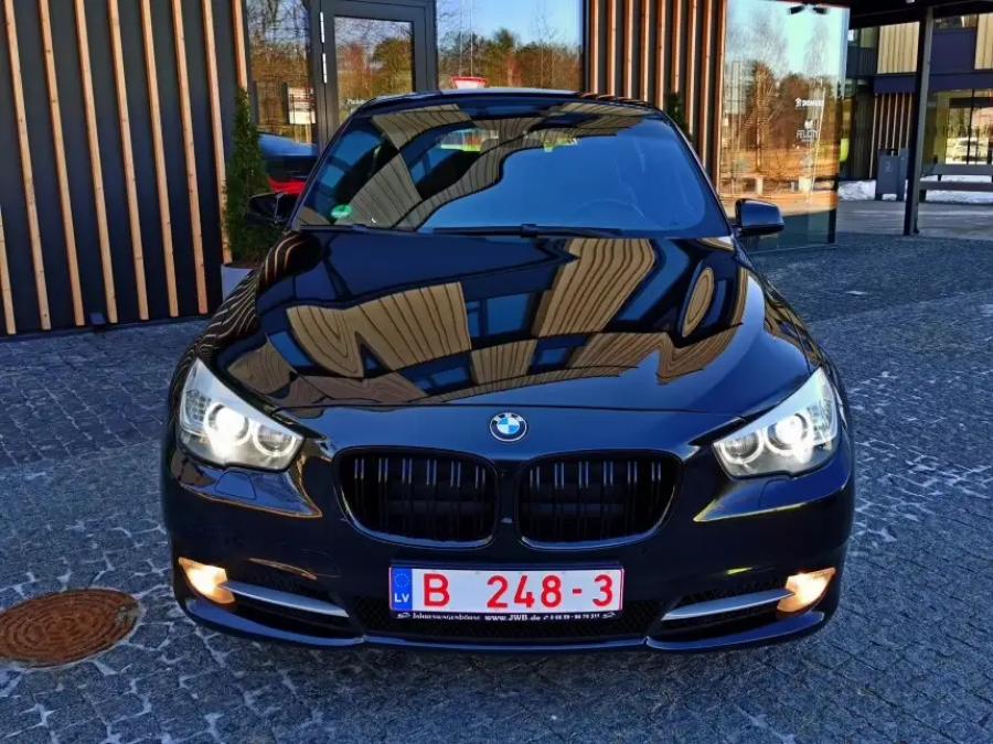 Black BMW 530 2010 in Riga, with an engine capacity of 3.00 L and mileage of 195 thousand km for 13990 €, photo 1 on AUTOMOTO.COM.LV
