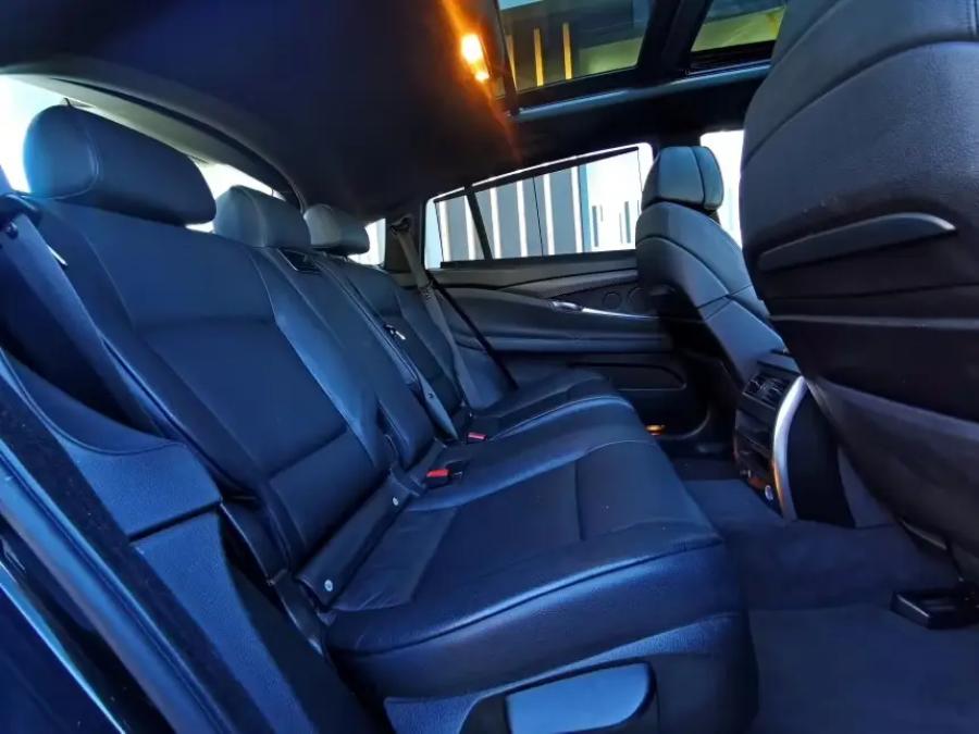 Black BMW 530 2010 in Riga, with an engine capacity of 3.00 L and mileage of 195 thousand km for 13990 €, photo 14 on AUTOMOTO.COM.LV