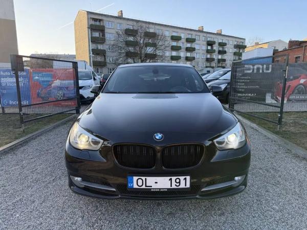 Black BMW 530 2010 in Ventspils, with an engine capacity of 3.00 L and mileage of 311 thousand km for 9100 €, photo 4 on AUTOMOTO.COM.LV