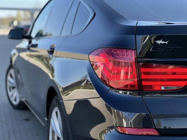 Black BMW 530 2010 in Rezekne, with an engine capacity of 3.00 L and mileage of 227 thousand km for 8950 €, photo 9 on AUTOMOTO.COM.LV