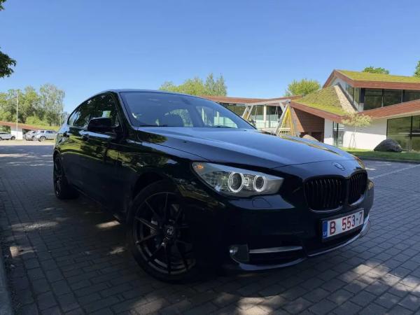 Black BMW 530 2010 in Rezekne, with an engine capacity of 3.00 L and mileage of 267 thousand km for 6990 €, photo 3 on AUTOMOTO.COM.LV