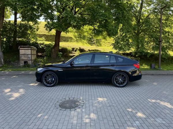 Black BMW 530 2010 in Rezekne, with an engine capacity of 3.00 L and mileage of 267 thousand km for 6990 €, photo 4 on AUTOMOTO.COM.LV