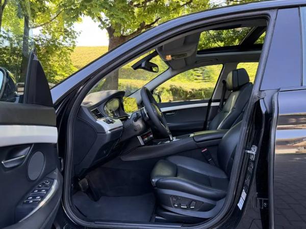 Black BMW 530 2010 in Rezekne, with an engine capacity of 3.00 L and mileage of 267 thousand km for 6990 €, photo 7 on AUTOMOTO.COM.LV