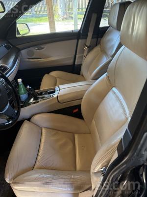 Black BMW 530 2010 in Jurmala, with an engine capacity of 3.00 L and mileage of 351 thousand km for 6500 €, photo 5 on AUTOMOTO.COM.LV