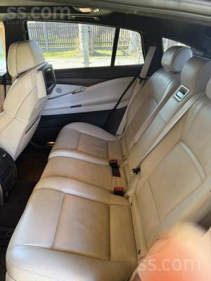 Black BMW 530 2010 in Jurmala, with an engine capacity of 3.00 L and mileage of 351 thousand km for 6500 €, photo 6 on AUTOMOTO.COM.LV