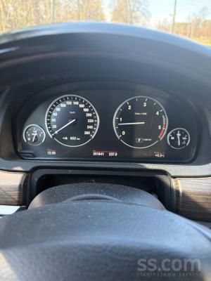 Black BMW 530 2010 in Jurmala, with an engine capacity of 3.00 L and mileage of 351 thousand km for 6500 €, photo 8 on AUTOMOTO.COM.LV