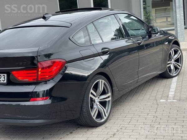 Black BMW 530 2010 in Jurmala, with an engine capacity of 3.00 L and mileage of 0 thousand km for 10450 €, photo 10 on AUTOMOTO.COM.LV