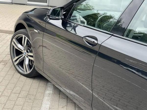 Black BMW 530 2010 in Jurmala, with an engine capacity of 3.00 L and mileage of 259 thousand km for 10450 €, photo 4 on AUTOMOTO.COM.LV