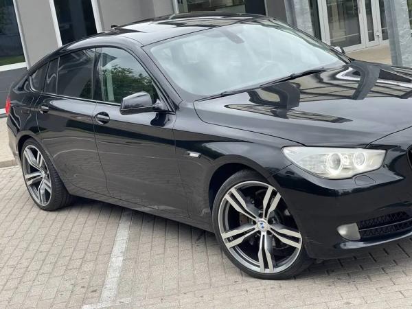 Black BMW 530 2010 in Jurmala, with an engine capacity of 3.00 L and mileage of 259 thousand km for 10450 €, photo 7 on AUTOMOTO.COM.LV