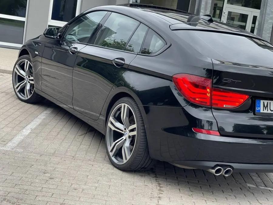 Melns BMW 530 2010 Jūrmala, ar dzinēja tilpumu 3.00 L un nobraukumu 259 tūkst. km par 10450 €, foto 13 vietnē AUTOMOTO.COM.LV