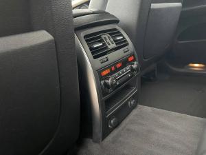 Melns BMW 530 2010 Jūrmala, ar dzinēja tilpumu 3.00 L un nobraukumu 259 tūkst. km par 10450 €, foto 23 vietnē AUTOMOTO.COM.LV