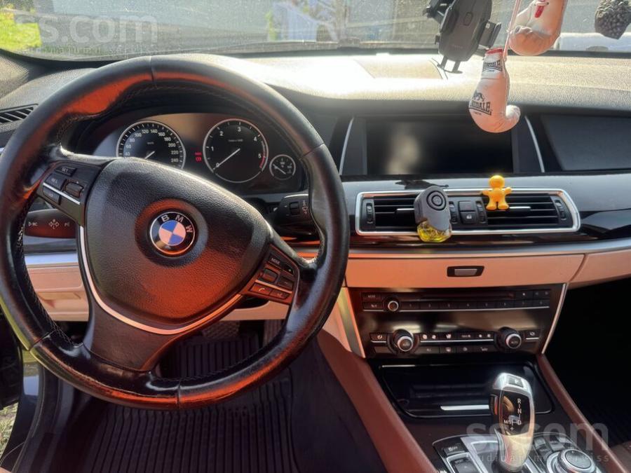 Black BMW 530 2010 in Tukums, with an engine capacity of 3.00 L and mileage of 418 thousand km for 5699 €, photo 3 on AUTOMOTO.COM.LV