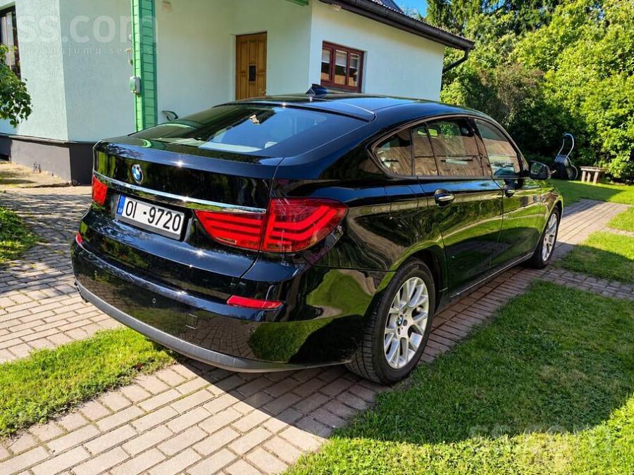 Black BMW 530 2010 in Jekabpils, with an engine capacity of 3.00 L and mileage of 330 thousand km for 6900 €, photo 4 on AUTOMOTO.COM.LV