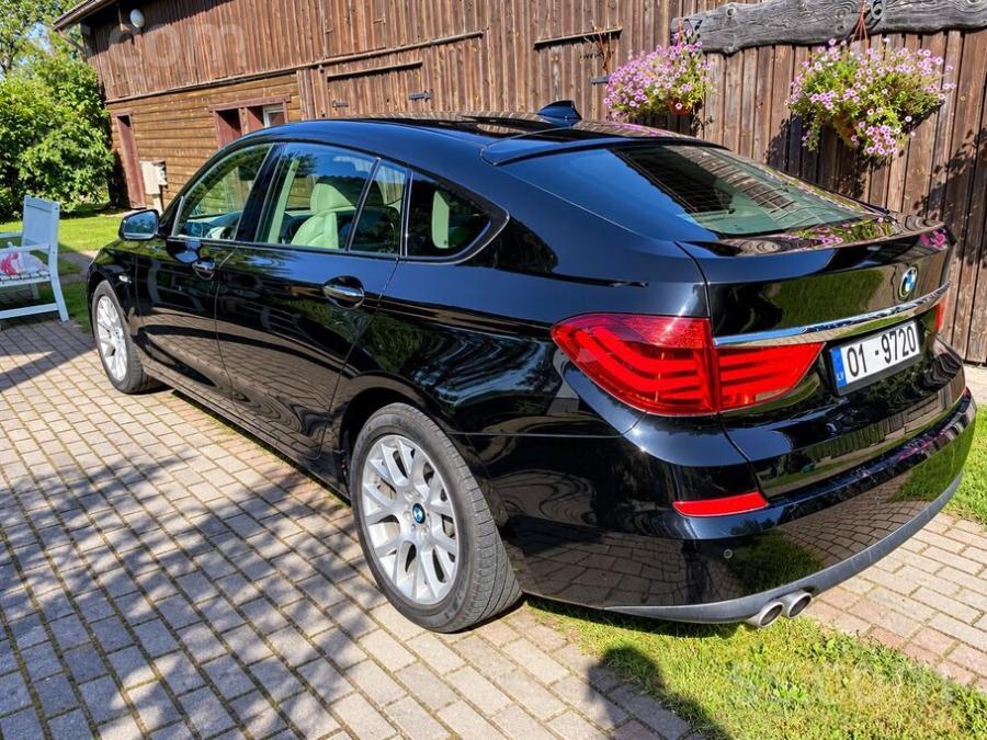 Black BMW 530 2010 in Jekabpils, with an engine capacity of 3.00 L and mileage of 330 thousand km for 6900 €, photo 5 on AUTOMOTO.COM.LV