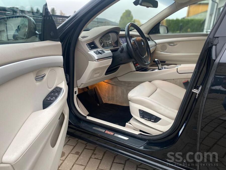 Black BMW 530 2010 in Jekabpils, with an engine capacity of 3.00 L and mileage of 330 thousand km for 6900 €, photo 9 on AUTOMOTO.COM.LV