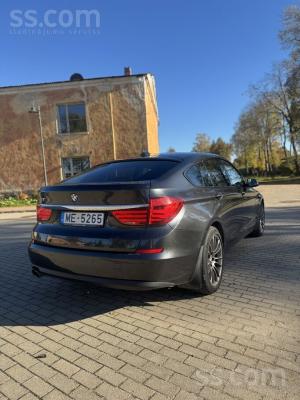 Black BMW 530 2010 in Daugavpils, with an engine capacity of 3.00 L and mileage of 399 thousand km for 8500 €, photo 3 on AUTOMOTO.COM.LV