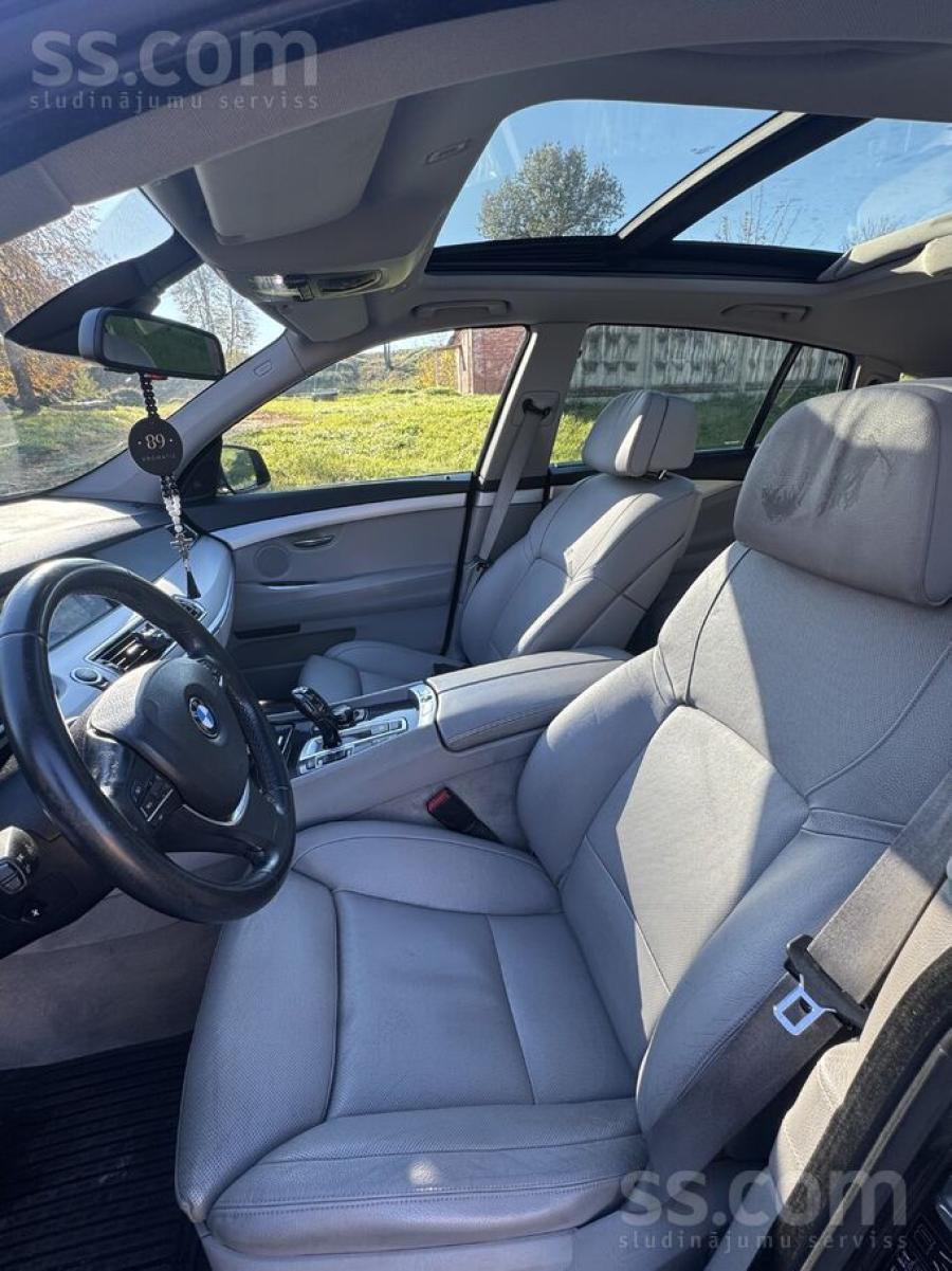 Black BMW 530 2010 in Daugavpils, with an engine capacity of 3.00 L and mileage of 399 thousand km for 8500 €, photo 11 on AUTOMOTO.COM.LV
