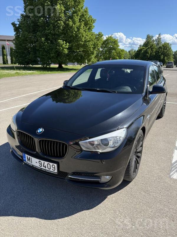 Black BMW 530 2011 in Aizkraukle, with an engine capacity of 3.00 L and mileage of 334 thousand km for 8700 €, photo 1 on AUTOMOTO.COM.LV
