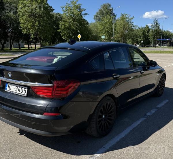 Black BMW 530 2011 in Aizkraukle, with an engine capacity of 3.00 L and mileage of 334 thousand km for 8700 €, photo 3 on AUTOMOTO.COM.LV