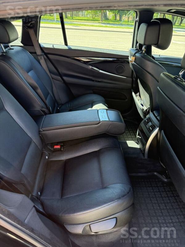 Black BMW 530 2011 in Aizkraukle, with an engine capacity of 3.00 L and mileage of 334 thousand km for 8700 €, photo 5 on AUTOMOTO.COM.LV