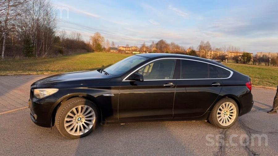 Black BMW 530 2011 in Riga, with an engine capacity of 3.00 L and mileage of 285 thousand km for 10500 €, photo 3 on AUTOMOTO.COM.LV