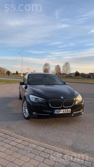 Black BMW 530 2011 in Riga, with an engine capacity of 3.00 L and mileage of 285 thousand km for 10500 €, photo 4 on AUTOMOTO.COM.LV