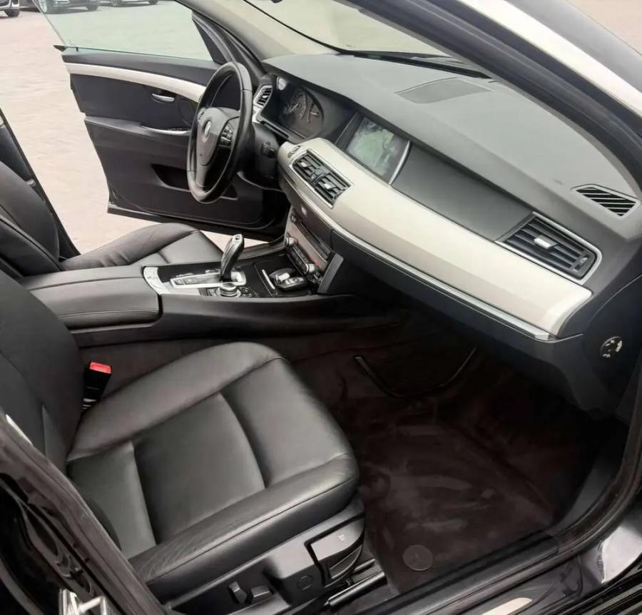 Melns BMW 530 2011 Telšiai, ar dzinēja tilpumu 3.00 L un nobraukumu 285 tūkst. km par 9190 €, foto 14 vietnē AUTOMOTO.COM.LV