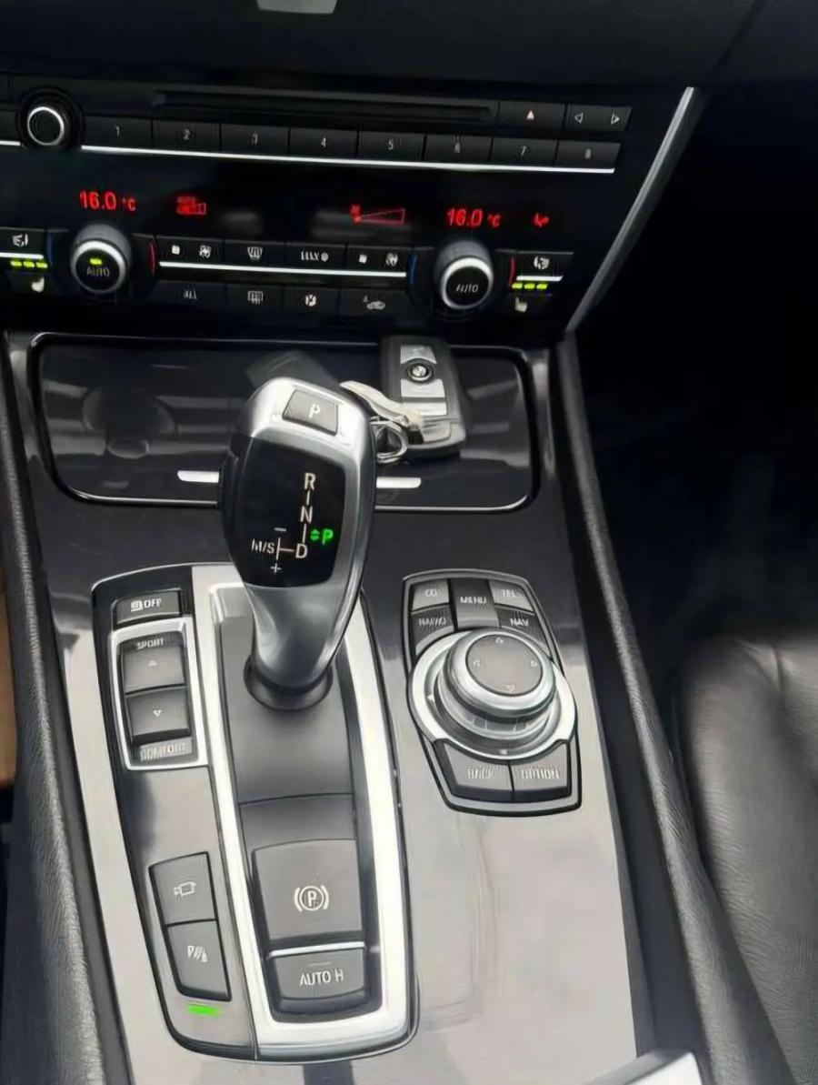 Melns BMW 530 2011 Telšiai, ar dzinēja tilpumu 3.00 L un nobraukumu 285 tūkst. km par 9190 €, foto 15 vietnē AUTOMOTO.COM.LV