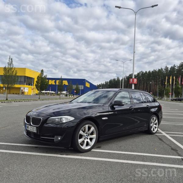 Black BMW 530 2011 in Riga, with an engine capacity of 3.00 L and mileage of 357 thousand km for 8700 €, photo 1 on AUTOMOTO.COM.LV