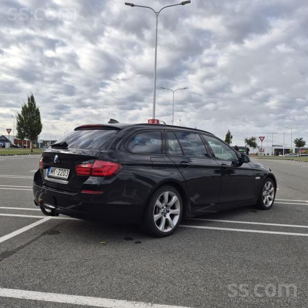 Black BMW 530 2011 in Riga, with an engine capacity of 3.00 L and mileage of 357 thousand km for 8700 €, photo 5 on AUTOMOTO.COM.LV