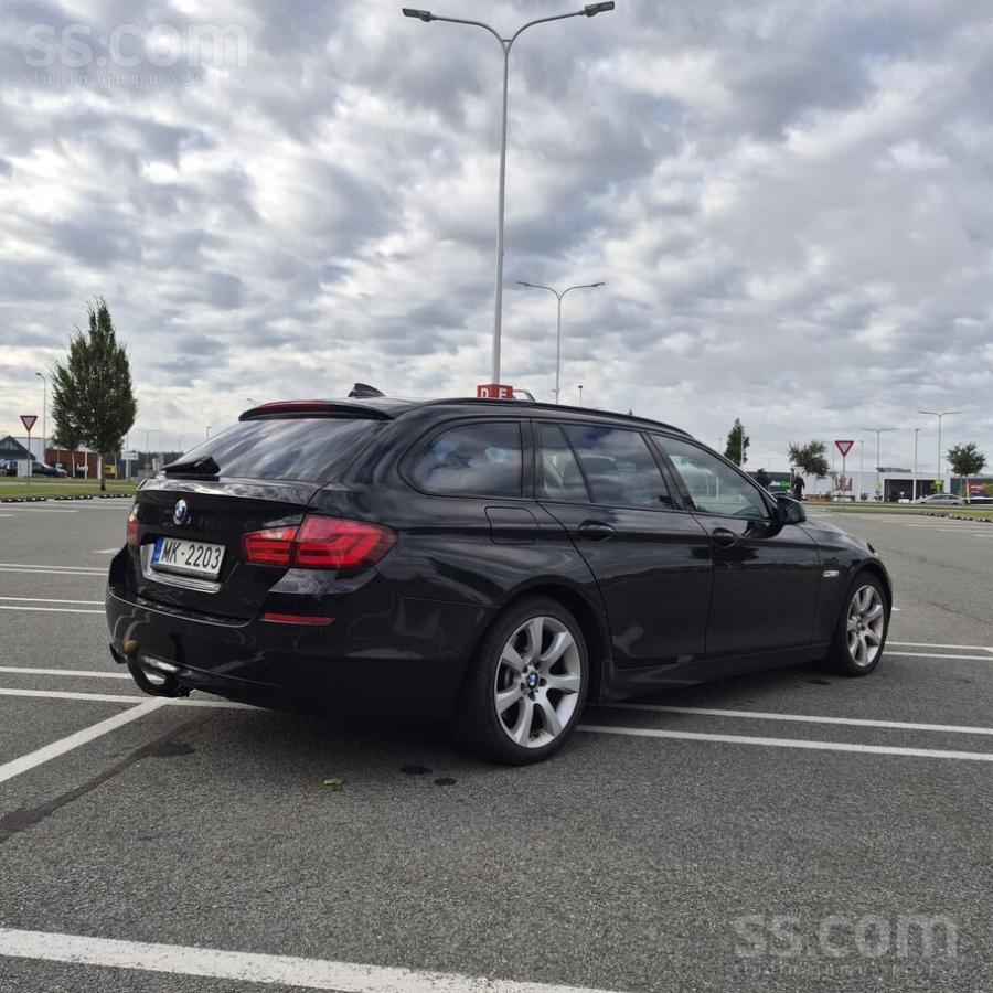 Black BMW 530 2011 in Riga, with an engine capacity of 3.00 L and mileage of 357 thousand km for 8700 €, photo 6 on AUTOMOTO.COM.LV