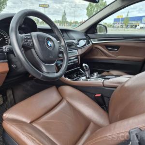 Black BMW 530 2011 in Riga, with an engine capacity of 3.00 L and mileage of 357 thousand km for 8700 €, photo 8 on AUTOMOTO.COM.LV