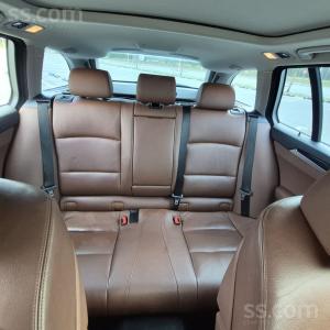 Black BMW 530 2011 in Riga, with an engine capacity of 3.00 L and mileage of 357 thousand km for 8700 €, photo 11 on AUTOMOTO.COM.LV
