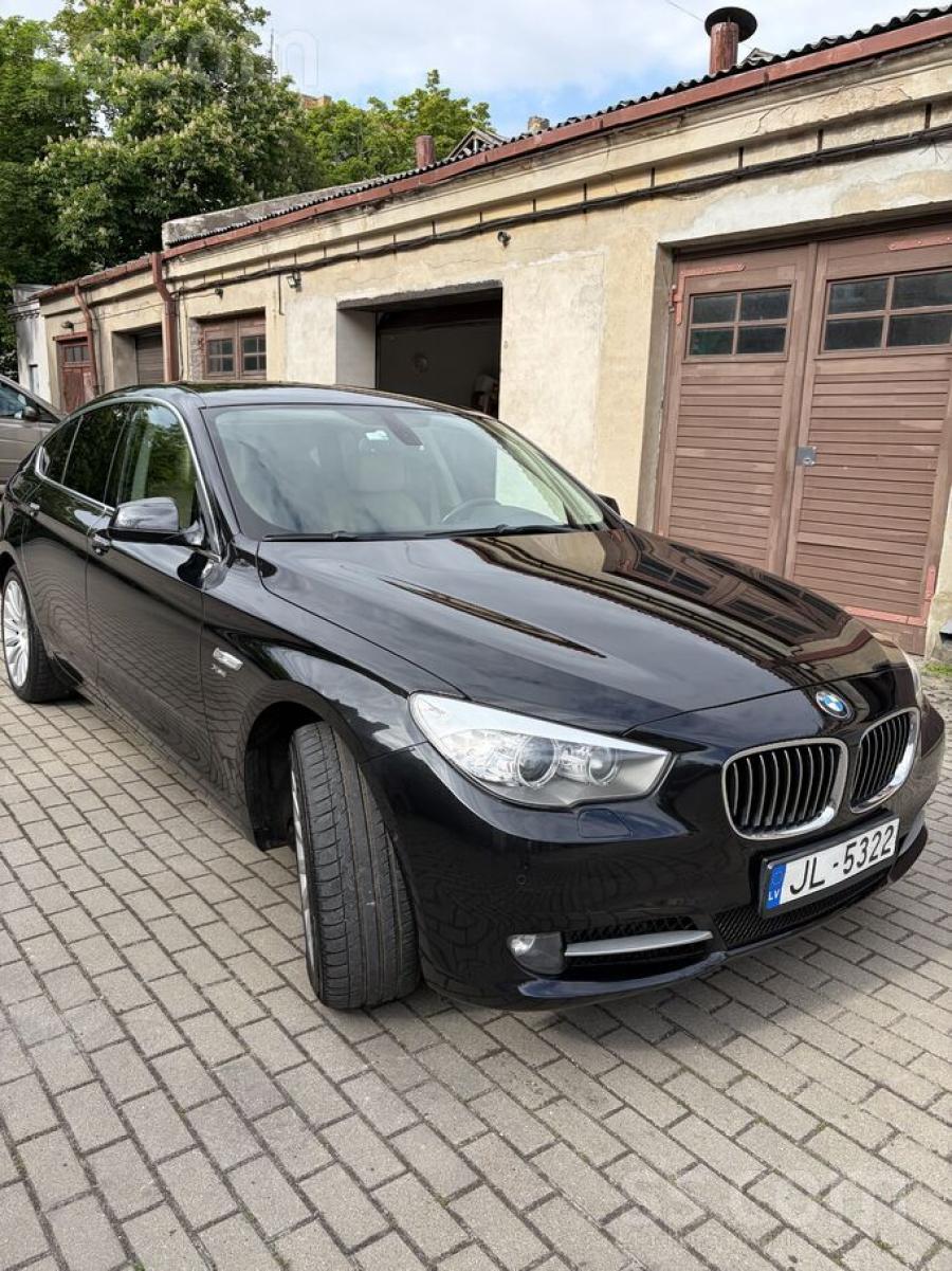 Melns BMW 530 2012 Liepāja, ar dzinēja tilpumu 3.00 L un nobraukumu 211 tūkst. km par 11750 €, foto 1 vietnē AUTOMOTO.COM.LV