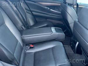 Black BMW 530 2012 in Riga, with an engine capacity of 3.00 L and mileage of 306 thousand km for 10000 €, photo 12 on AUTOMOTO.COM.LV