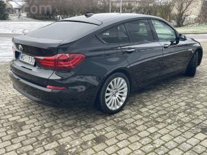 Black BMW 530 2013 in Dobele, with an engine capacity of 3.00 L and mileage of 321 thousand km for 11390 €, photo 3 on AUTOMOTO.COM.LV