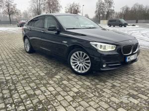 Black BMW 530 2013 in Dobele, with an engine capacity of 3.00 L and mileage of 321 thousand km for 11390 €, photo 4 on AUTOMOTO.COM.LV