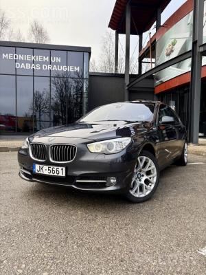Black BMW 530 2013 in Riga, with an engine capacity of 3.00 L and mileage of 206 thousand km for 11000 €, photo 3 on AUTOMOTO.COM.LV