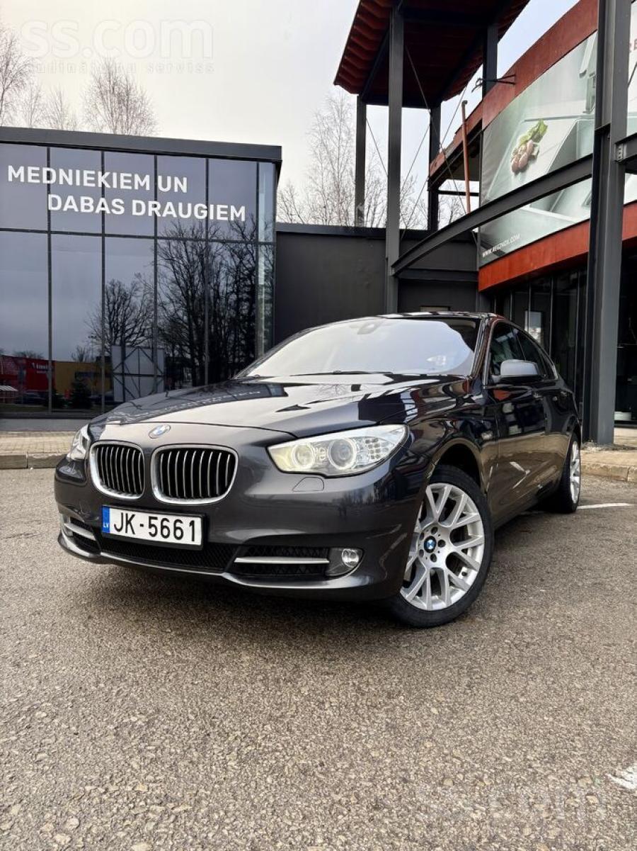 Black BMW 530 2013 in Riga, with an engine capacity of 3.00 L and mileage of 206 thousand km for 11000 €, photo 3 on AUTOMOTO.COM.LV