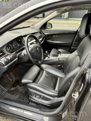 Black BMW 530 2013 in Riga, with an engine capacity of 3.00 L and mileage of 206 thousand km for 11000 €, photo 5 on AUTOMOTO.COM.LV