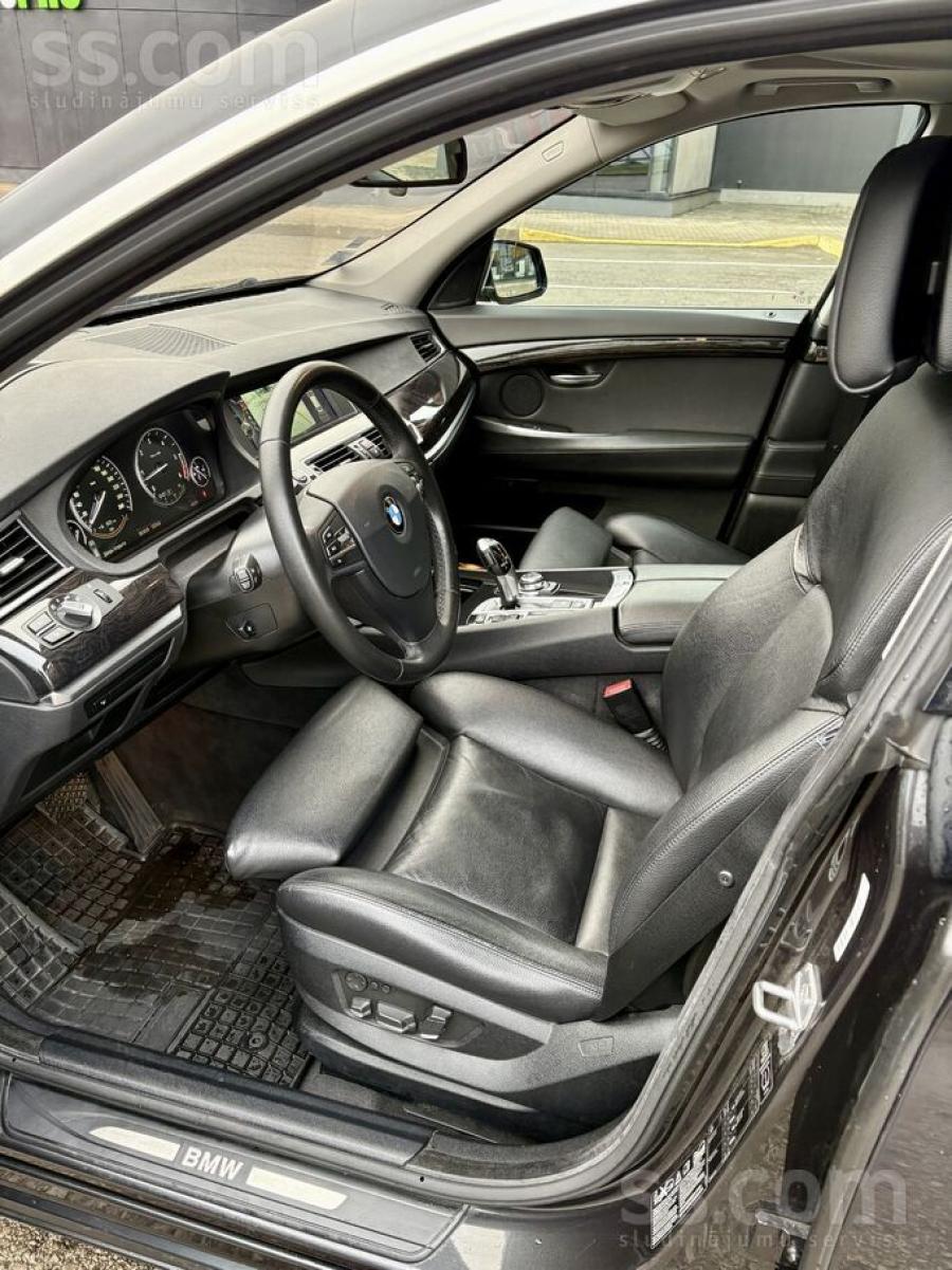 Black BMW 530 2013 in Riga, with an engine capacity of 3.00 L and mileage of 206 thousand km for 11000 €, photo 5 on AUTOMOTO.COM.LV