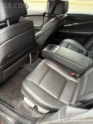 Black BMW 530 2013 in Riga, with an engine capacity of 3.00 L and mileage of 206 thousand km for 11000 €, photo 6 on AUTOMOTO.COM.LV