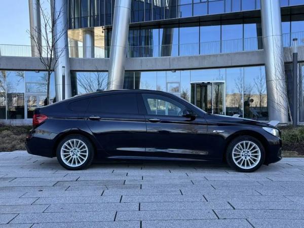 Black BMW 530 2013 in Riga, with an engine capacity of 3.00 L and mileage of 246 thousand km for 13700 €, photo 4 on AUTOMOTO.COM.LV